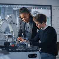 Guide to Engineering Careers for Extroverts